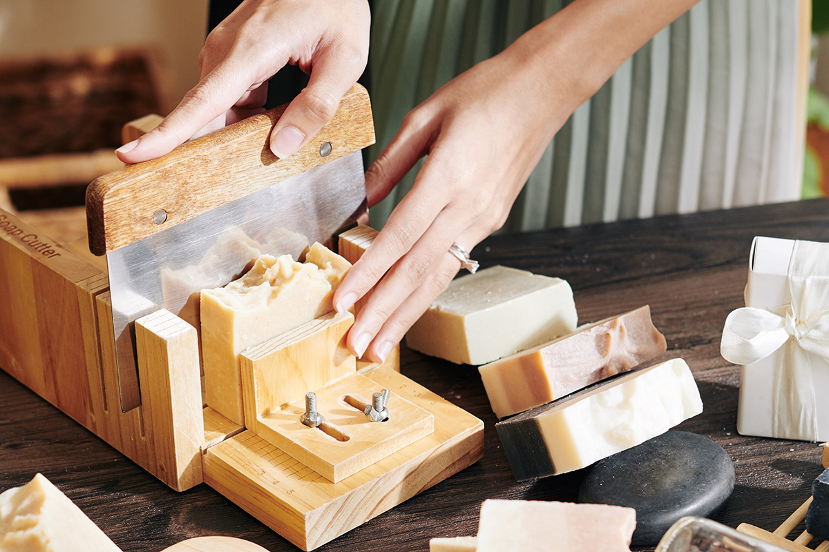 Mixing, Customizing, and Finishing Homemade Soaps – Videos – Mother ...